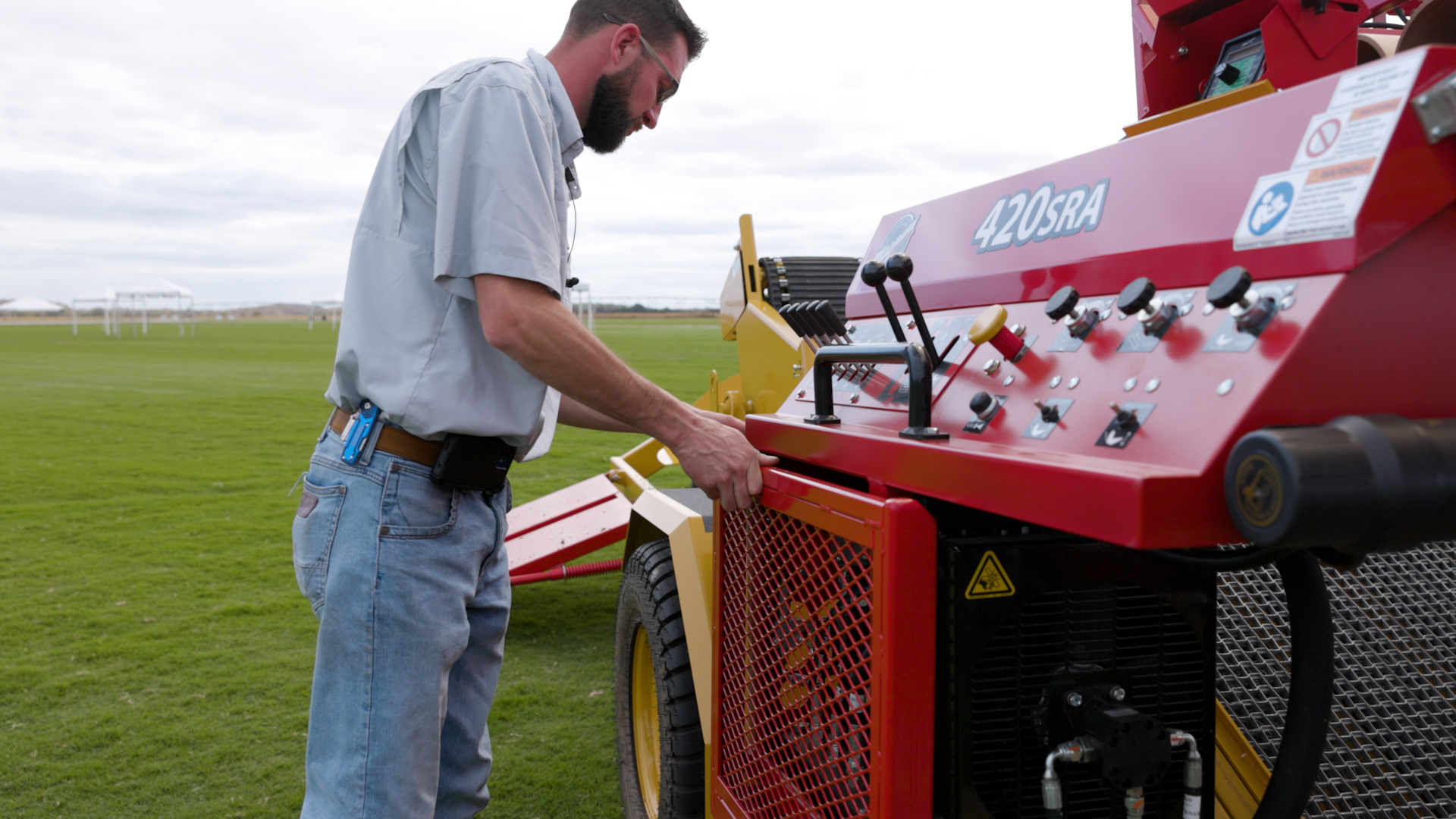 Semi-Automatic Sod Roll Harvester - Magnum ENP